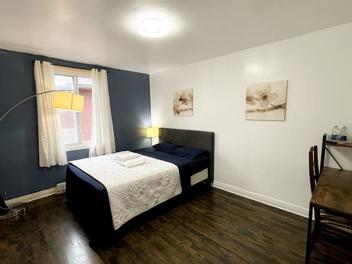 Cozy Room W/smart Tv, Direct Bus To Hec, Udem - Montreal
