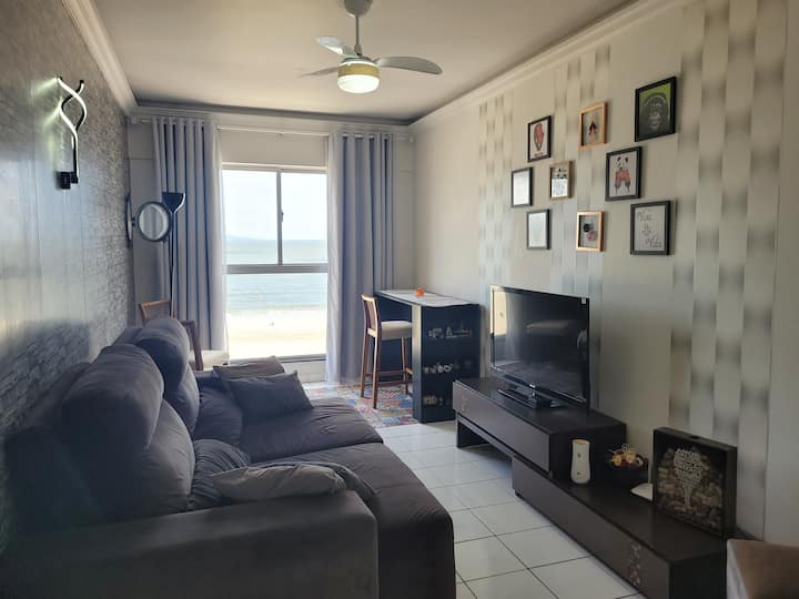 Frente Mar!!! Avenida Atlântica - Balneário Camboriú