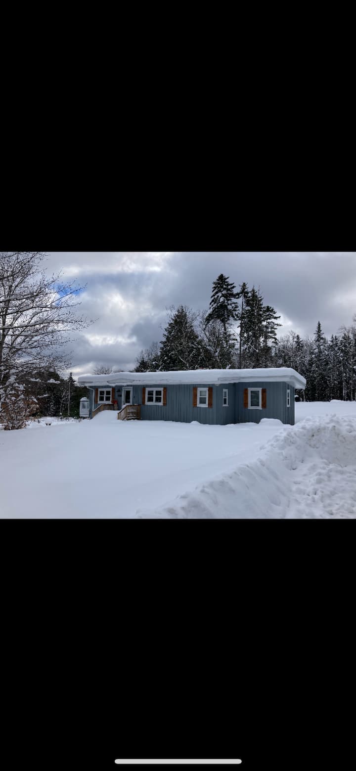 7 Min Stratton Mtn/15 Min Mt Snow /Wood Fireplace! - Stratton, VT