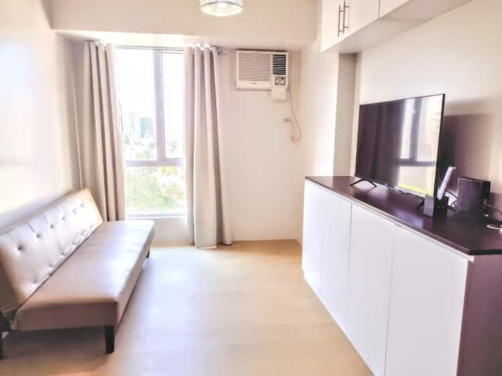 1 Br Condo In Prime Cebu It Park! - Cebu City