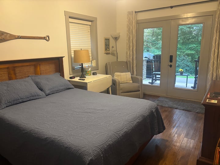 River & Pool View With Q Sleep# Bed And 2 Bunks. - Huntsville, AL