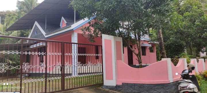 3 Bedroom House With Parking & Wi-fi - Ranni