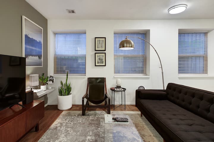 Chic & Comfy Retreat In Vibrant Capitol Hill - Seattle Chinatown International District