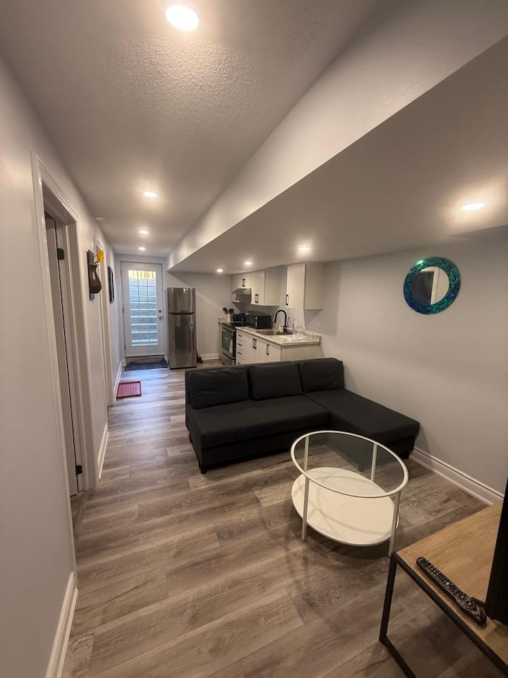 2 Bedroom Apartment In Milton - Milton