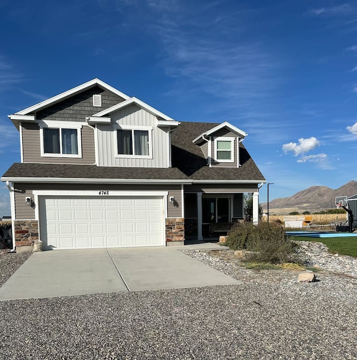Pretty Little Home In The Country - Great Salt Lake, UT