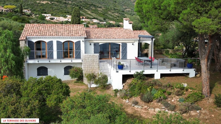 La Terrasse Des Oliviers 3*
Vue Golfe De Sagone - Sagone