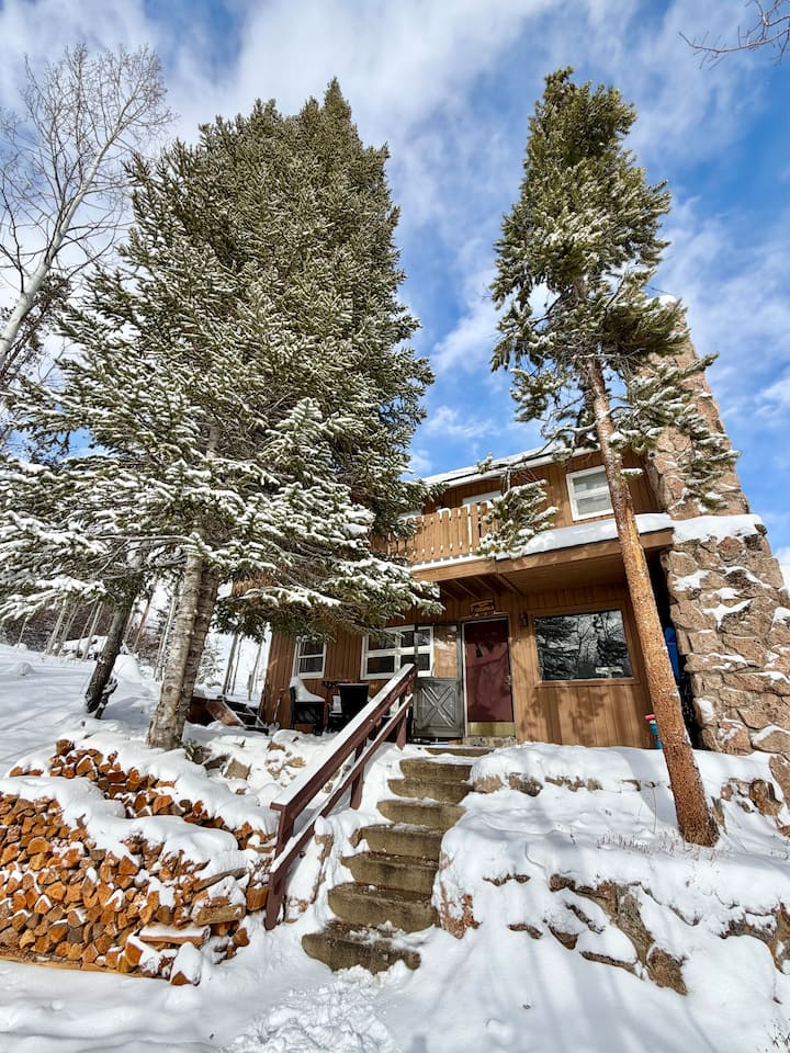 Cozy Mountain Cabin In The Heart Of Winter Park - Winter Park, CO