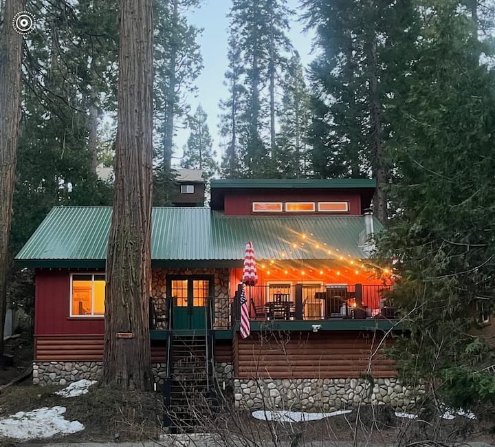 Heidi’s~fun Deck~walk To Town~spa Tub~bunk Room! - Shaver Lake, CA