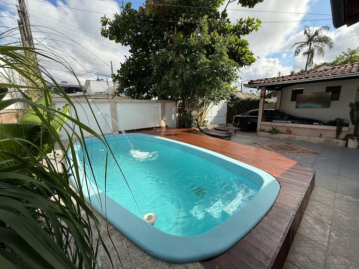 Casa De Praia Em Balneário Camboriú Com Piscina. - Balneario Camboriú