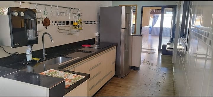 Casa Segura, Completa E Confortável Com 2/4. - Goiânia