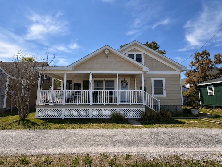 3 Bedroom/2.5 Bath Smith Island Bungalow With Dock - Chesapeake Bay