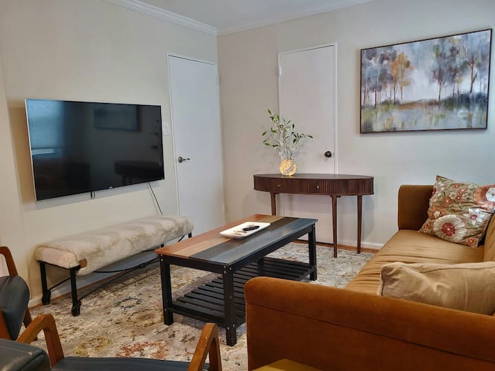 3 Bedroom House Near Tysons Corner - Fairfax, VA