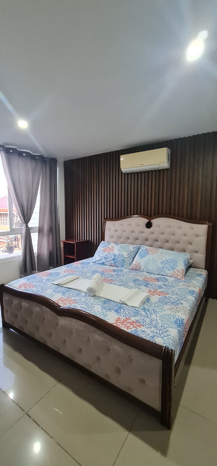 Spacious Rooms With Split Type Ac's, Free Parking - Cebu
