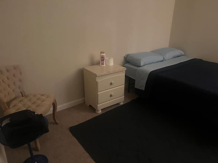 Big House Nice Room - Los Banos, CA