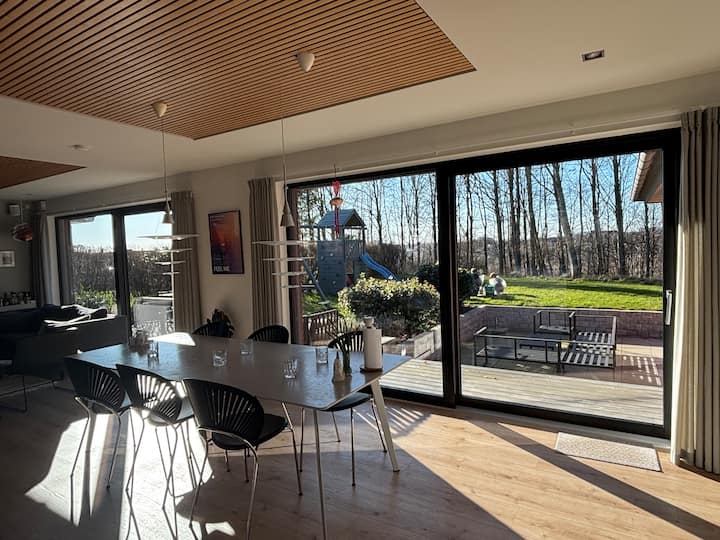 Stor Moderne Villa Til 10 Gæster - Danska