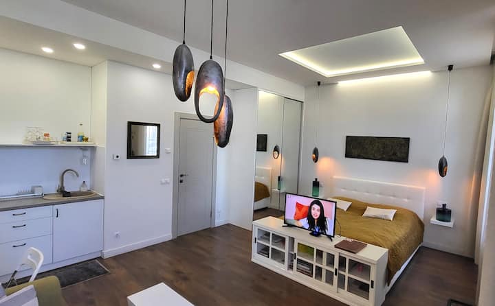 Chic Old Town Studio At Wide Street - Vilnius