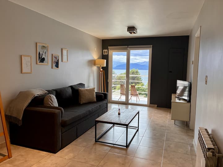 Mirando El Nahuel, Dpto. Centrico Y Con Cochera - Argentina