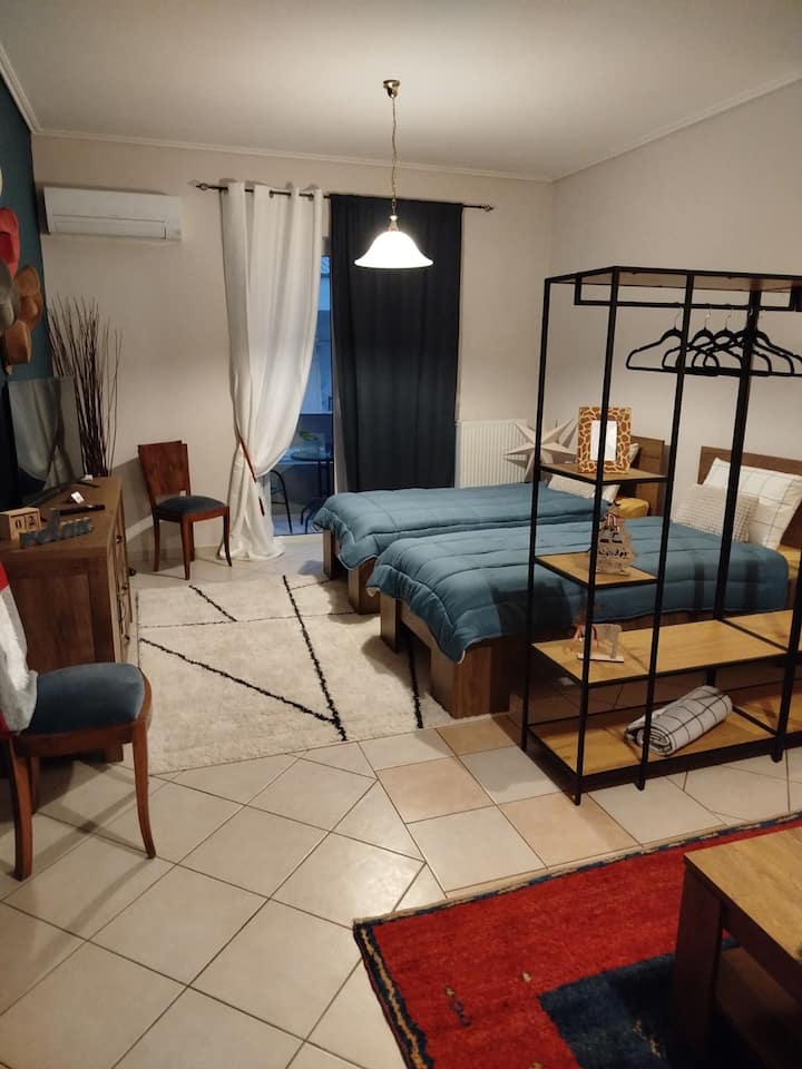 Central Spacious Apartment - Триполис