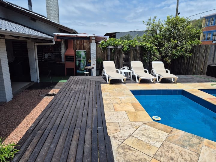 Ampla Casa Com Piscina No Coração De Capão - Capão da Canoa