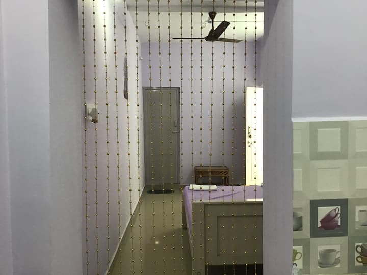 Suri Nagamma Gari House - Room With Kitchen Non Ac - 티루반나말라이