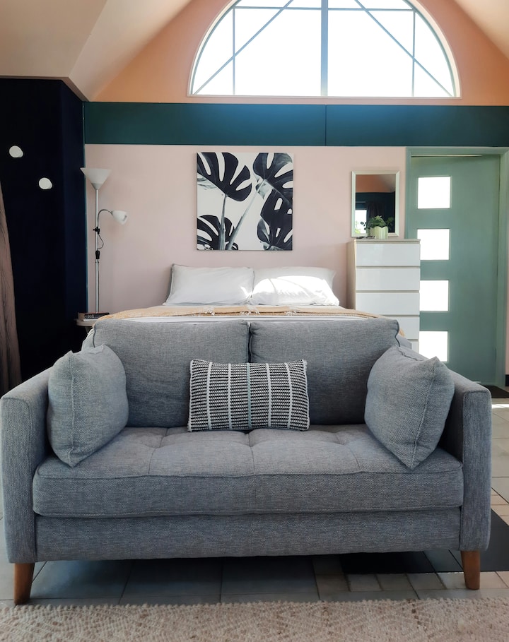 The Quarters Ocean-view Chalet - Gisborne