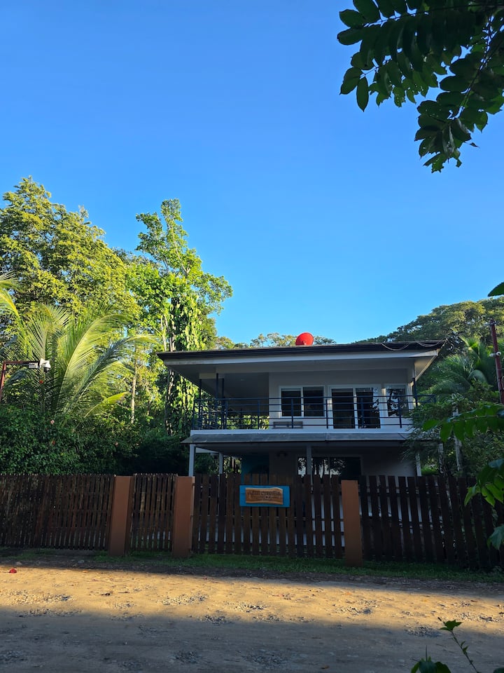 Azul Caribe Beachfront House - Punta Uva