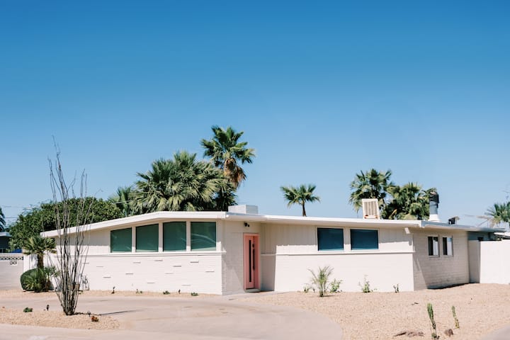 The Splash House - 5 Mins To Old Town - Large Pool - Scottsdale, AZ