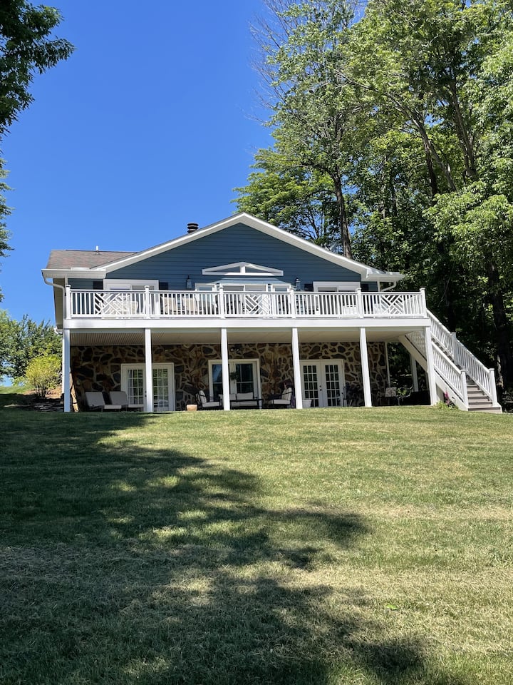 Recently Renovated Cabin On Smith Mountain Lake - Smith Mountain Lake, VA