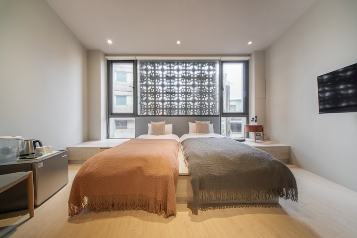 4-3 Downtown Keelung Night Market (Min 30 Days) - 런아이 구