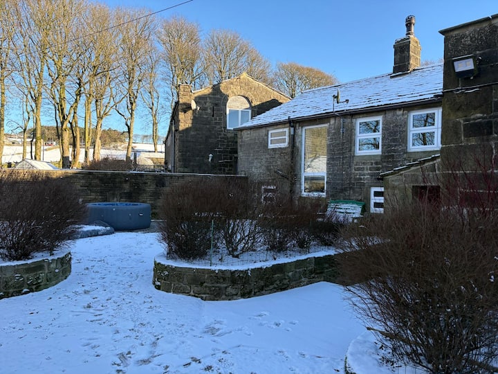 Peaceful 3-bed Retreat With Garden & Moors Views - Hebden Bridge