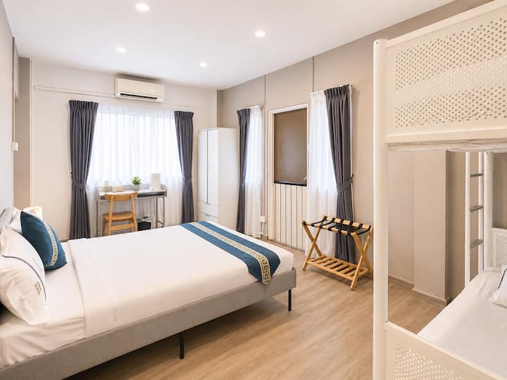 Family Ensuite | Room 303 | Spacious @Nus - Jurong East
