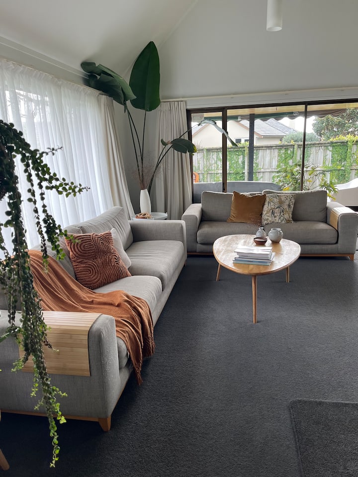 Stunning Sun Filled Home - Tauranga
