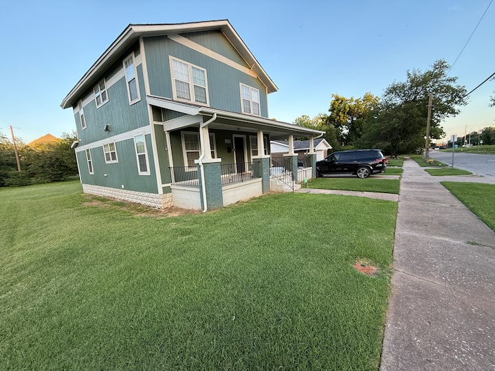Executive Suite 2nd Floor Ideal Apt For Long Stay - Oklahoma City, OK