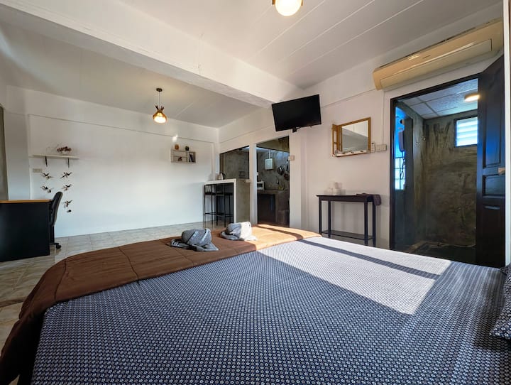 *No Contact Check In* - Large Studio + Kitchen #4 - San Sai District