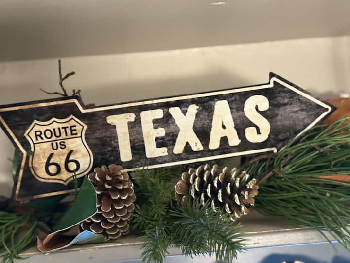 Hubbell Duplex Side A&b On Historic Route 66 - Amarillo Zoo, Amarillo