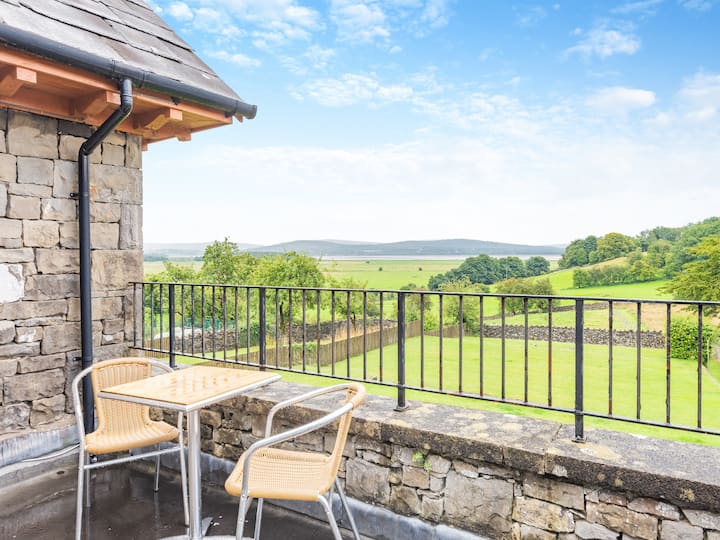1 Bedroom Accommodation In Meathop, Near Grange-over-sands - Lancashire