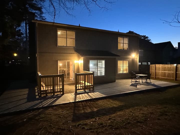 Atlanta's Gem "In The Center Of It All" Sleeps 16 - Stone Mountain