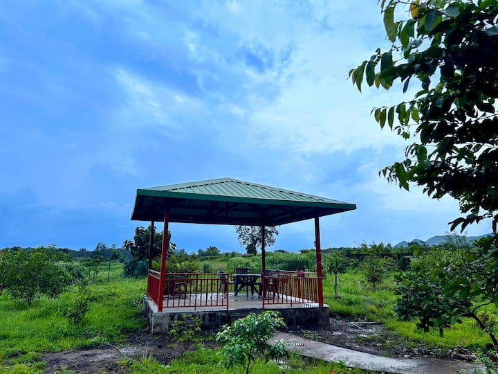 Karjat Hills-cozy Farmstay (Fully Air-conditioned) - Karjat