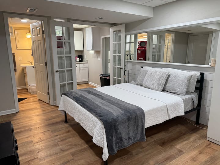 Everything You Need! 1 Bed Apt - Peachtree City, GA