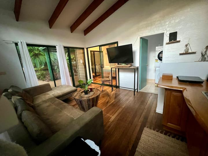 Chill Out Naturally In Treetops Resort Hideway - Byron Bay