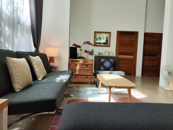 Cozy 2br Retreat | Walk To Old Town, Local Market - Chiang Mai