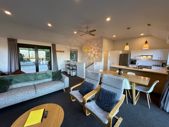 Close To Town With Great Views! - Queenstown