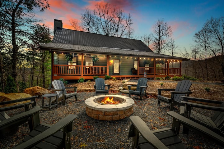 Theater| Gameroom | Fire Pit | Hot Tub - Boone, NC