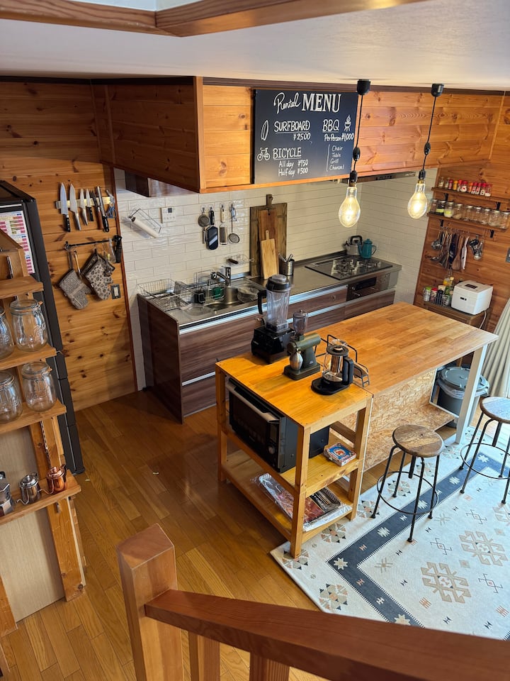 【Bbq可】「大磯町の一棟貸し｜最大8名様｜ウッドデッキ付き・駐車場3台完備」 - 伊勢原市