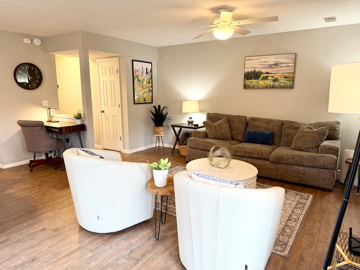 Business Travelers Delight - Walk To Alpharetta - Alpharetta, GA