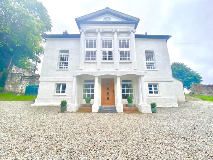 Menagerie House - North Devon District