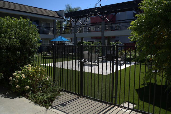 Redwood Creek Inn - 1 King Bed Near Downtown - Woodside, CA