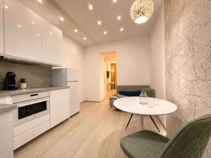 Luxury 2-room Apt • 5-min To Wenceslas Sq - Prague