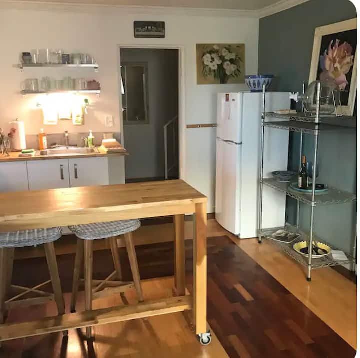 Calabasas
2 Bedrooms Charming Hillside Views! - Calabasas, CA