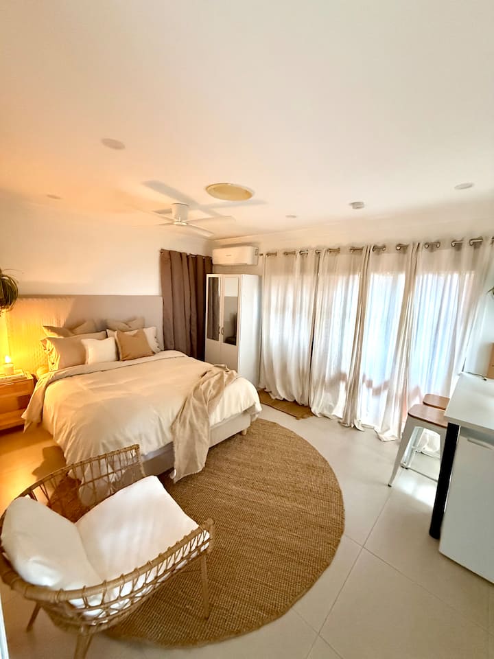 🌴 🌴Monaco Suite 2 New Luxurious Self Sustain Suite - Gold Coast